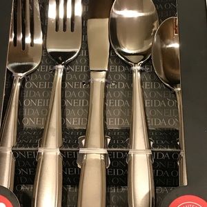 Oneida | Dining | Oneida 2 Piece Silverware Set Flatware Nwt | Poshmark